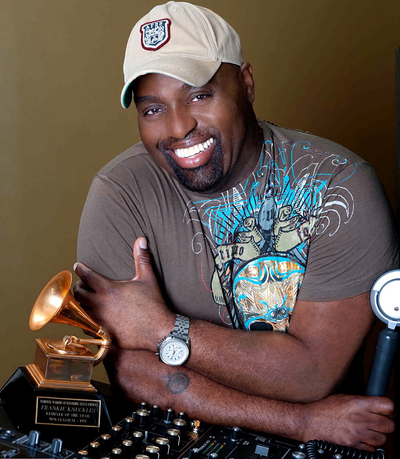 Fah Blog: Frankie Knuckles - THE ARTIST
